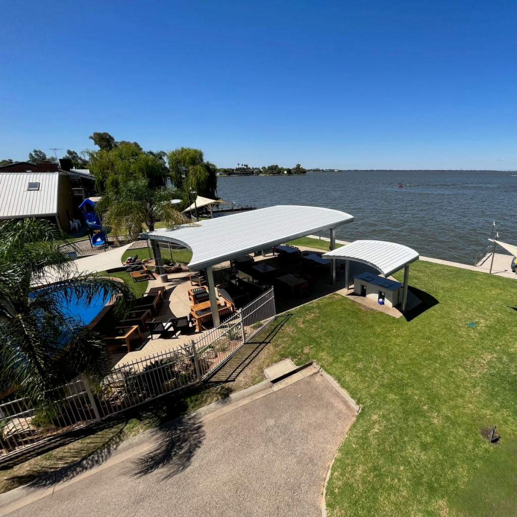 Lake Edge Resort | BOOK NOW: 03 5743 8400